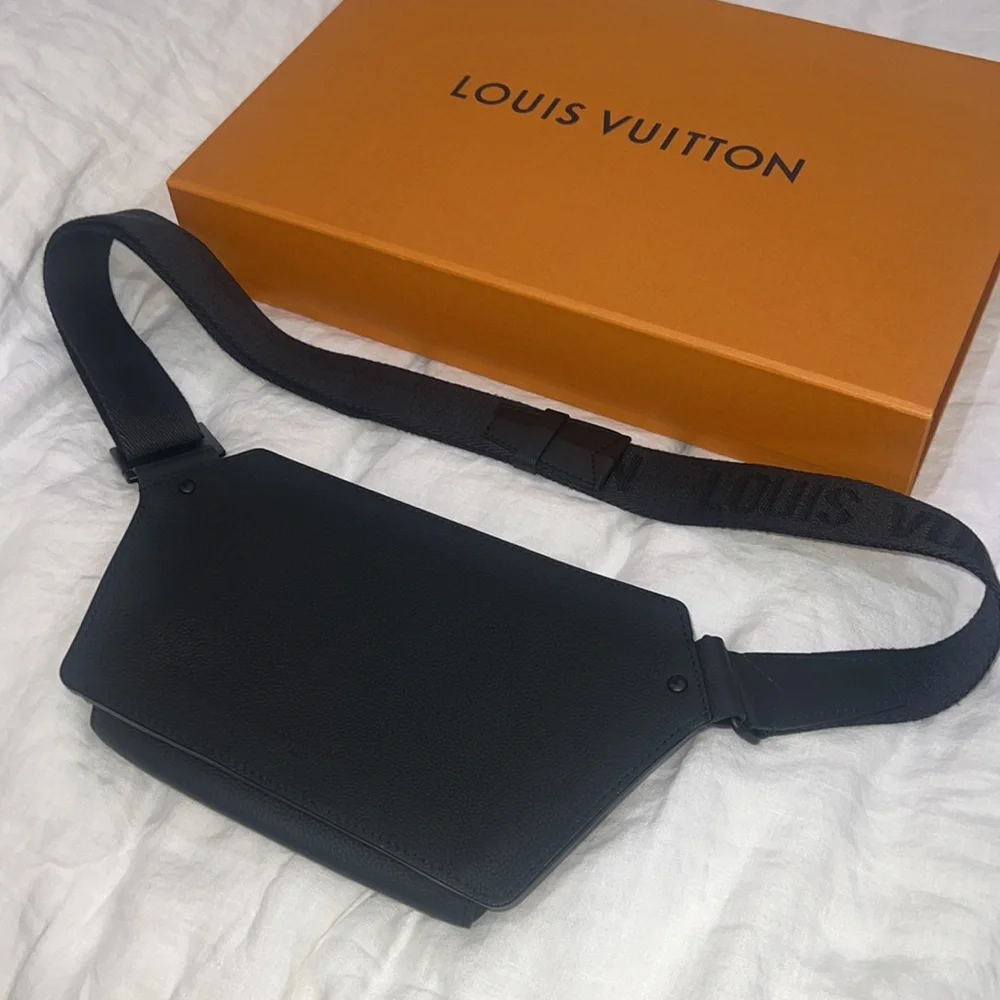 Louis Vuitton | Bags | Louis Vuitton Black Belt Bag | Poshmark